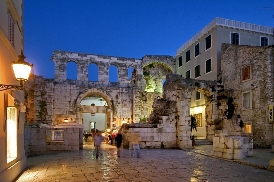Diocletian's palace (Sight / Attraction) - Split (Get)